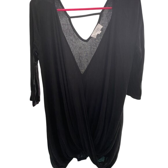Korye | Tops | Korye Black 34 Sleeve Top | Poshmark